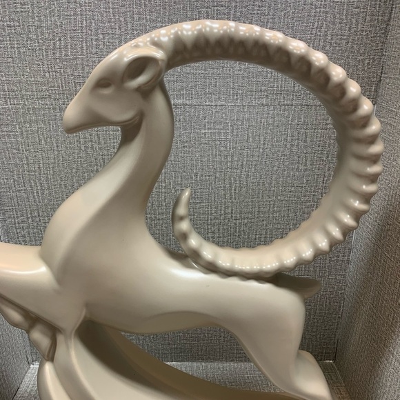 Haeger | Accents | Vintage Haeger Pottery Gazelle Statue Large Linen ...